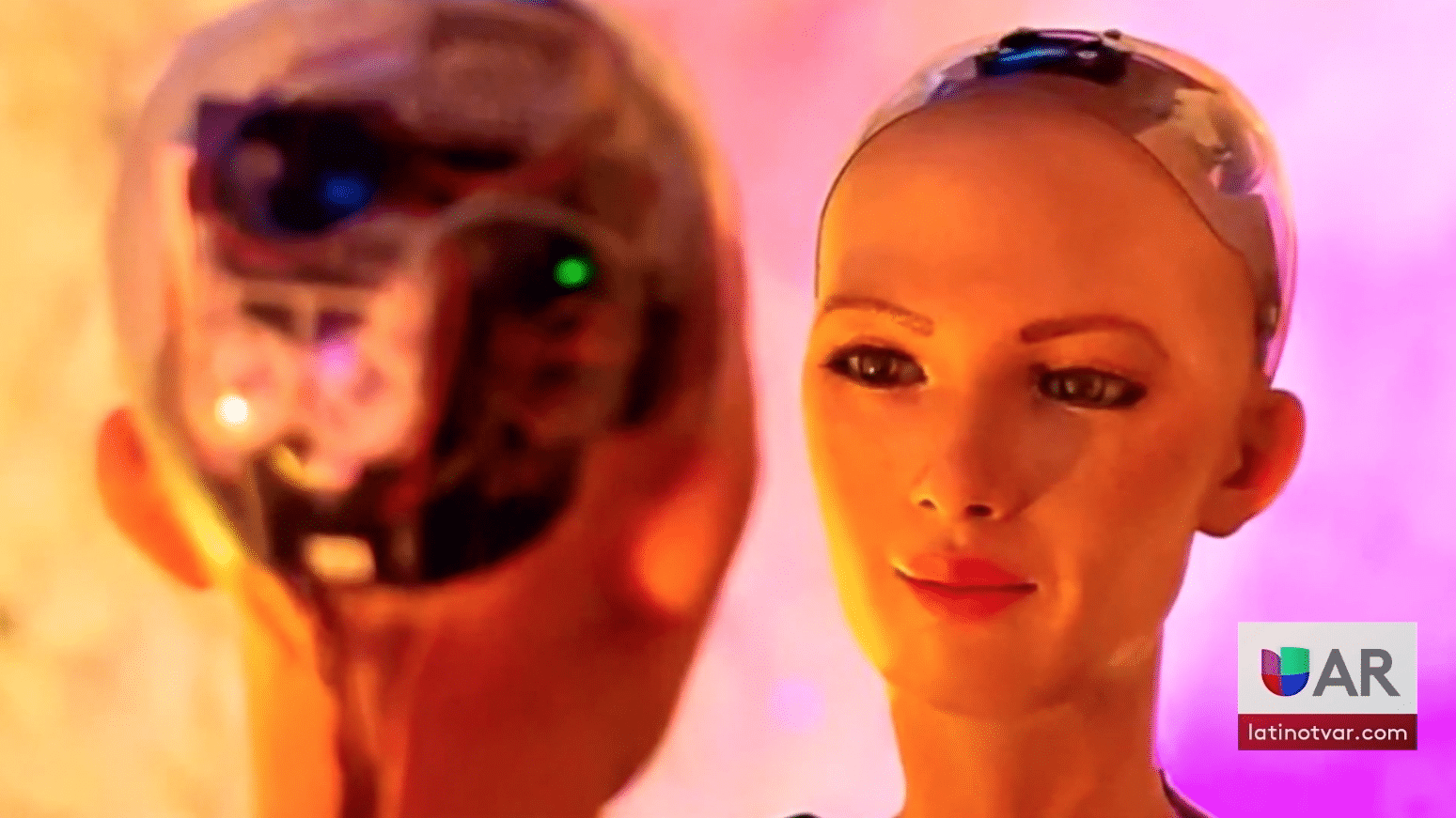 Sofia una robot androide quiere tener un bebe robot - Univision Arkansas