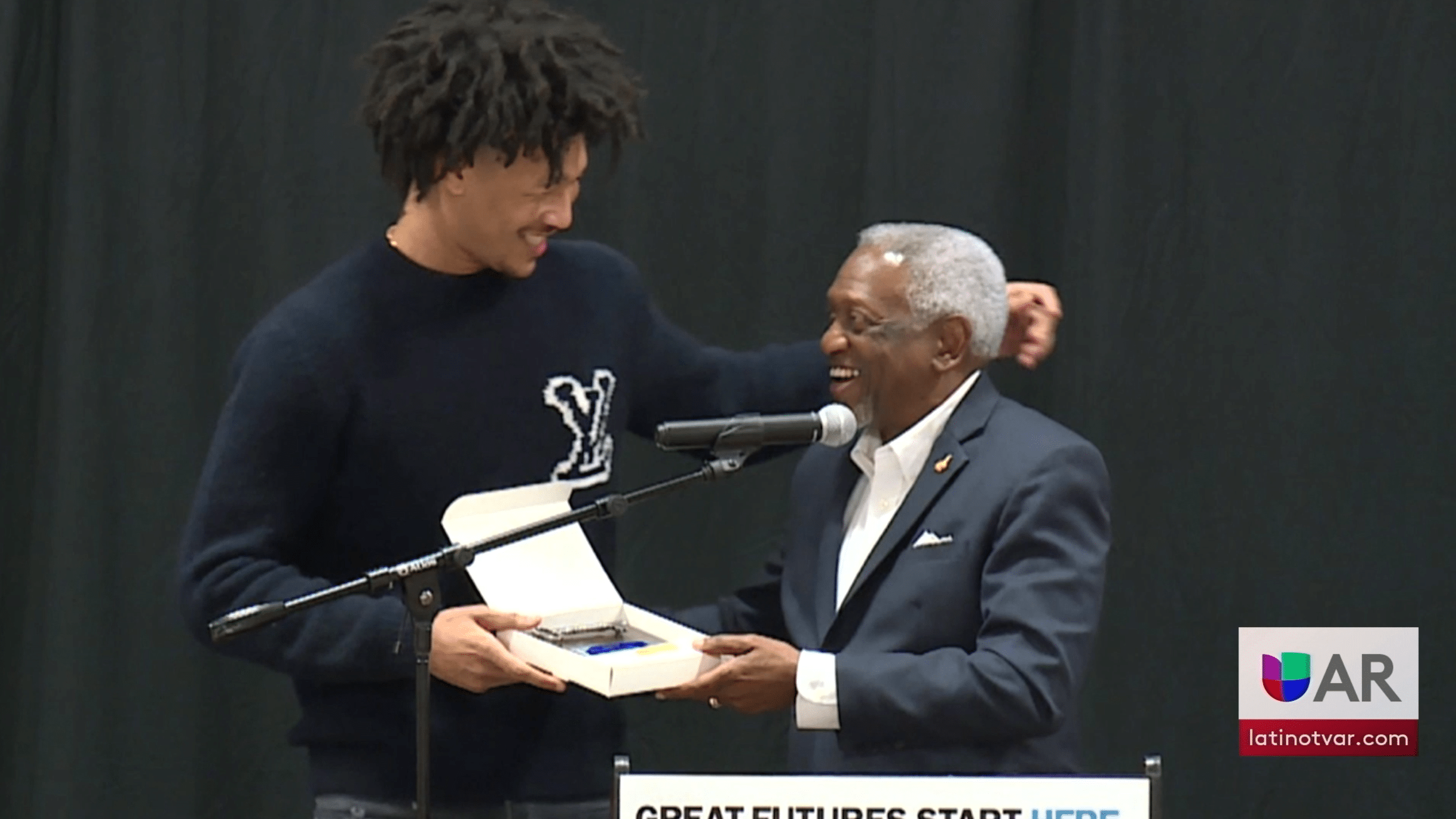 Razorback Jaylin Williams recibe la llave de la ciudad de Fort Smith ...