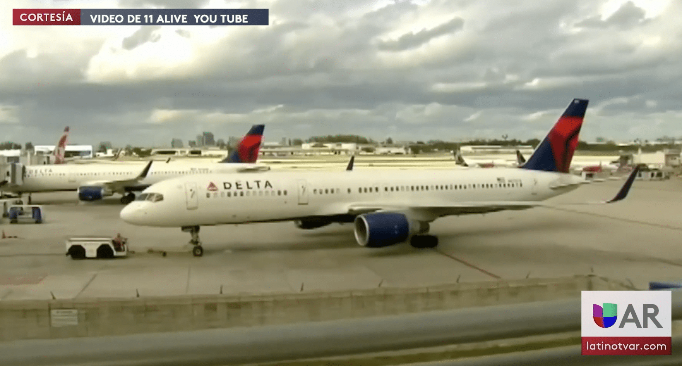 Emergencias dentro de avión de Delta por calor dentro de la aeronave ...