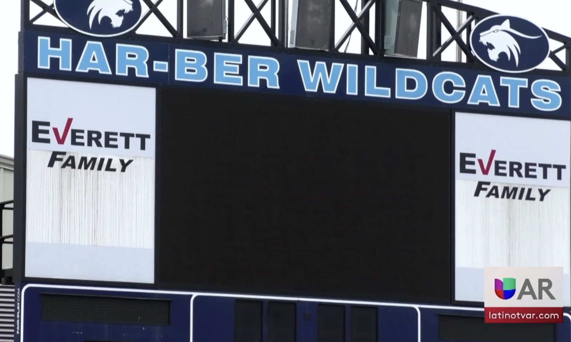 La escuela secundaria de Springdale Har-ber contrata a un nuevo entrenador de fútbol - Univision ...