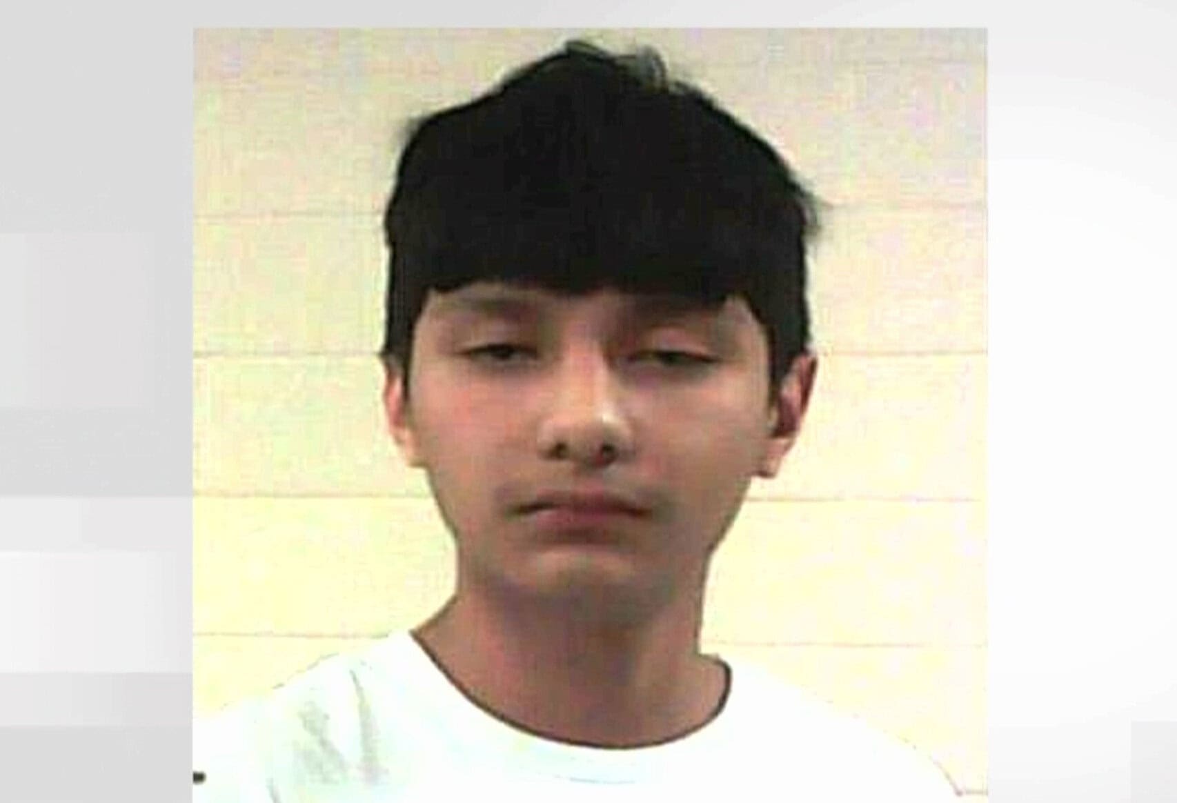 Adolescente fugitivo capturado después de 3 años se declara no culpable ...